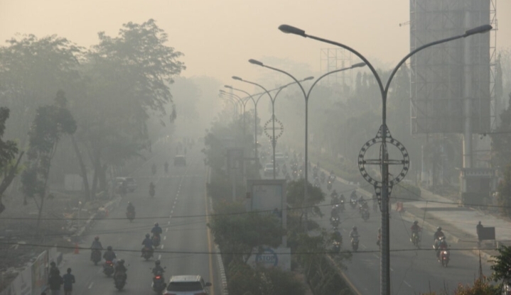Kualitas Udara Memburuk, Warga Pontianak Dihimbau Tetap di Rumah ... Kualitas Udara Memburuk, Warga Pontianak Dihimbau Tetap di Rumah ...